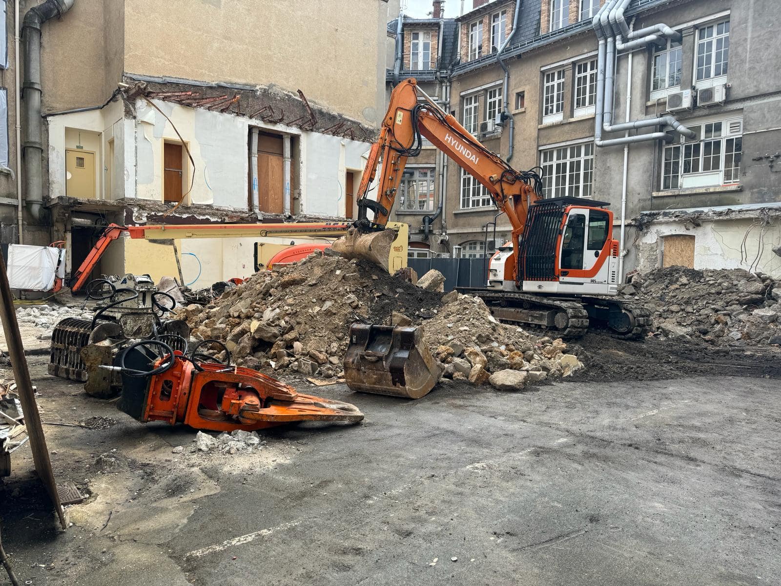 Démolition et désamiantage à l'ENSCP Paris | Anaclos